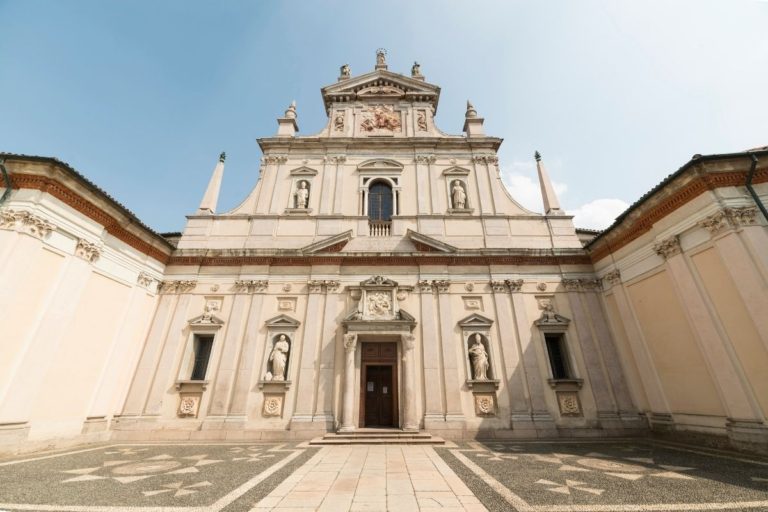 10 Churches in Milan that you must visit - Catholic churches in Milan Italy